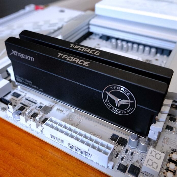 Обзор TeamGroup T-Force Xtreem CKD DDR5-8800 CL42 48 ГБ: Мегапамять